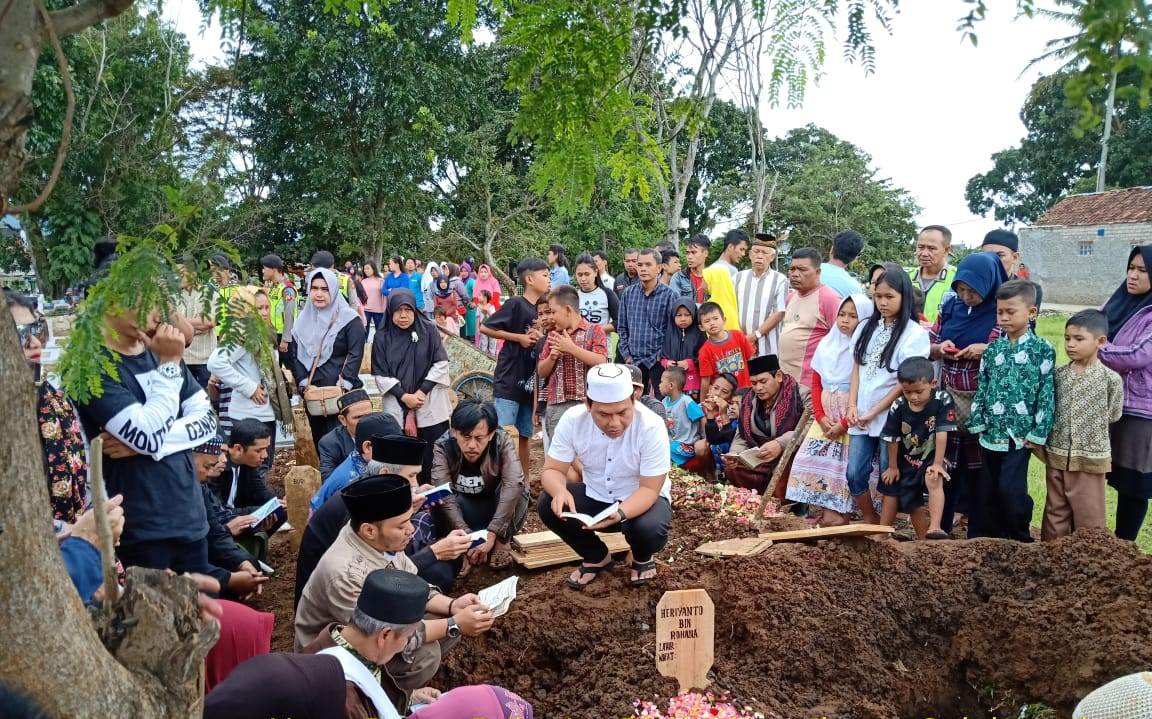 Aa Jimmy dan Istri Dimakamkan Berdampingan – Laman 2 – Cianjur Ekspres