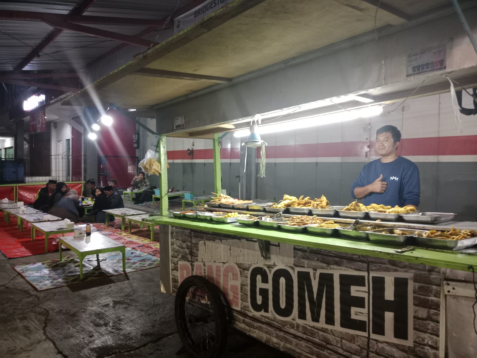 Angkringan Bang Gomeh, Tempat Nongkrong Malam di Cianjur dengan Harga ...