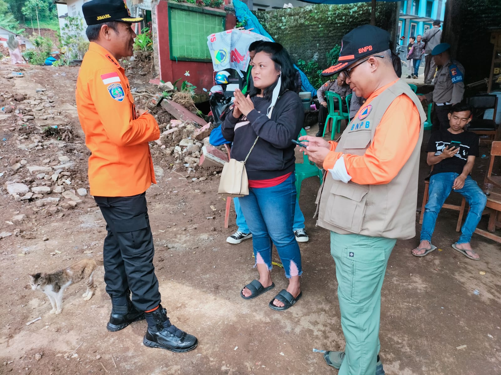 Pencarian Korban Hilang Tertimbun Longsor di Cijedil Cianjur Akibat Gempa Terus Dilakukan ...
