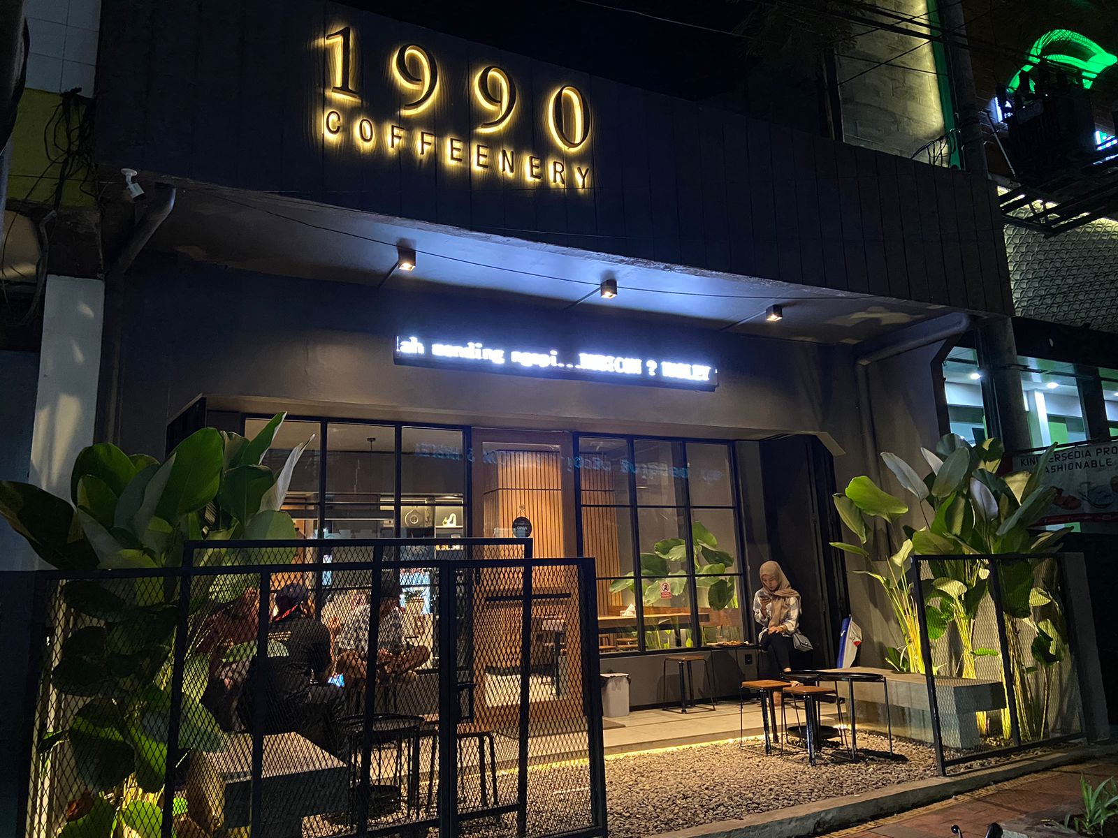 Warung Kopi Instagramable dan Homey Hiasi Sudut Kota Cianjur – Cianjur Ekspres