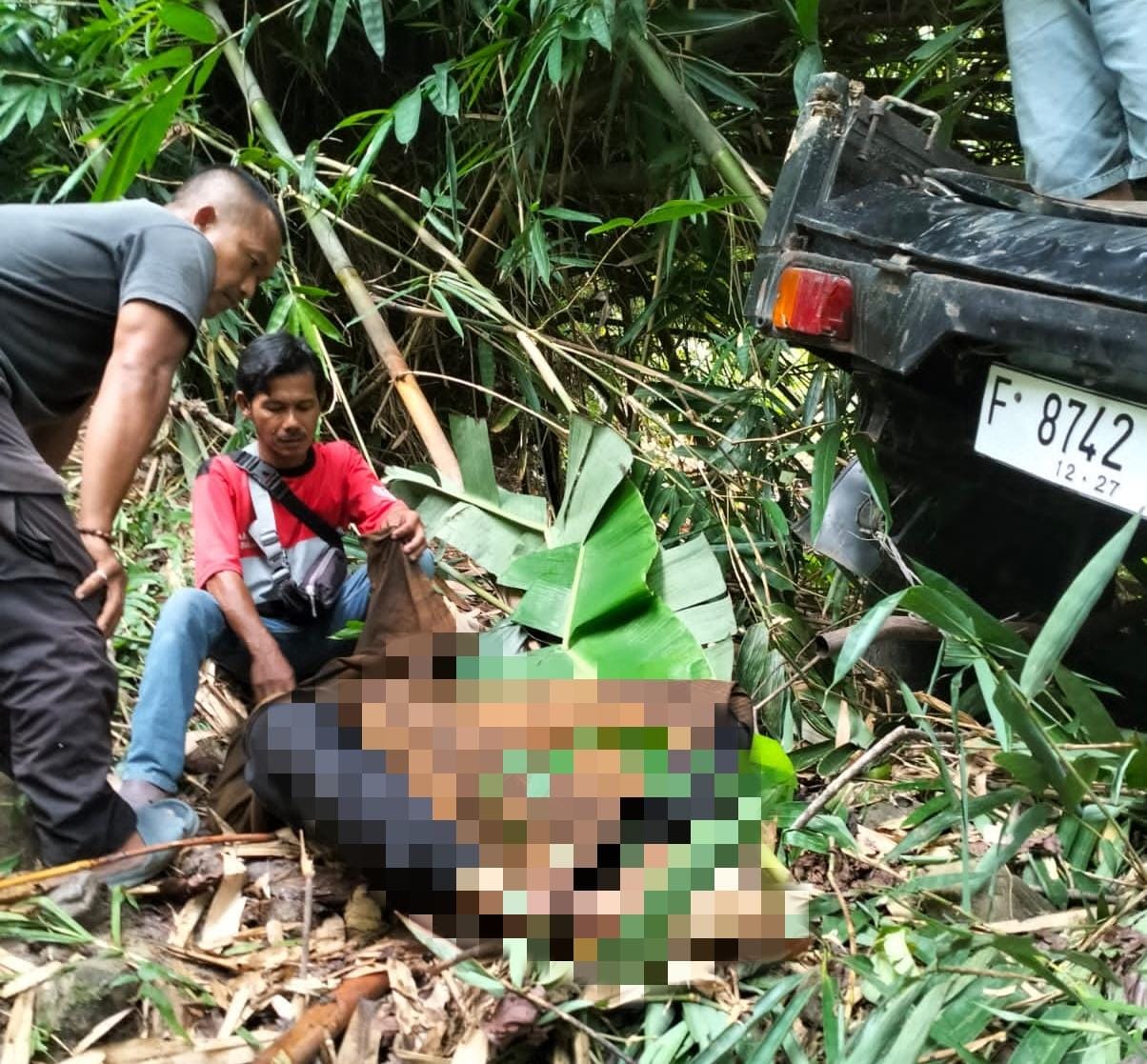 Terpelosok ke Jurang, Supir Mobil Pick-up Tewas di Tempat – Cianjur Ekspres