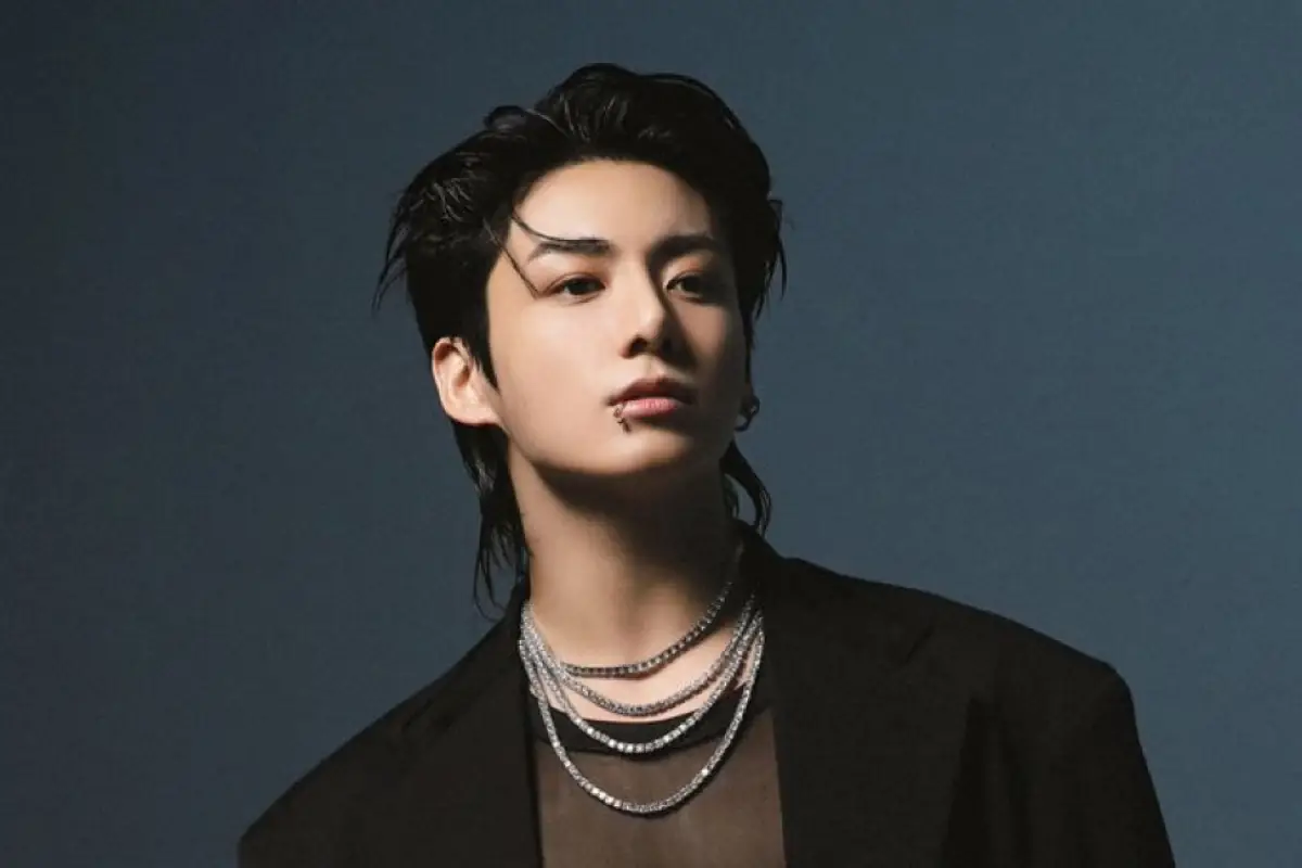 Congrats! Jungkook BTS Menangkan Trofi di People's Choice Awards 2024 ...