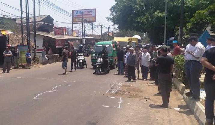 Jalan Tak Rata, Sebabkan EF Terlindas Truk – jabarekspres.com