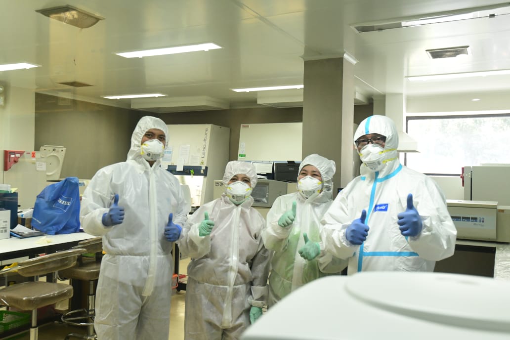 Melihat dari Dekat Perjuangan Tim Analisa Labkesda Jabar – jabarekspres.com