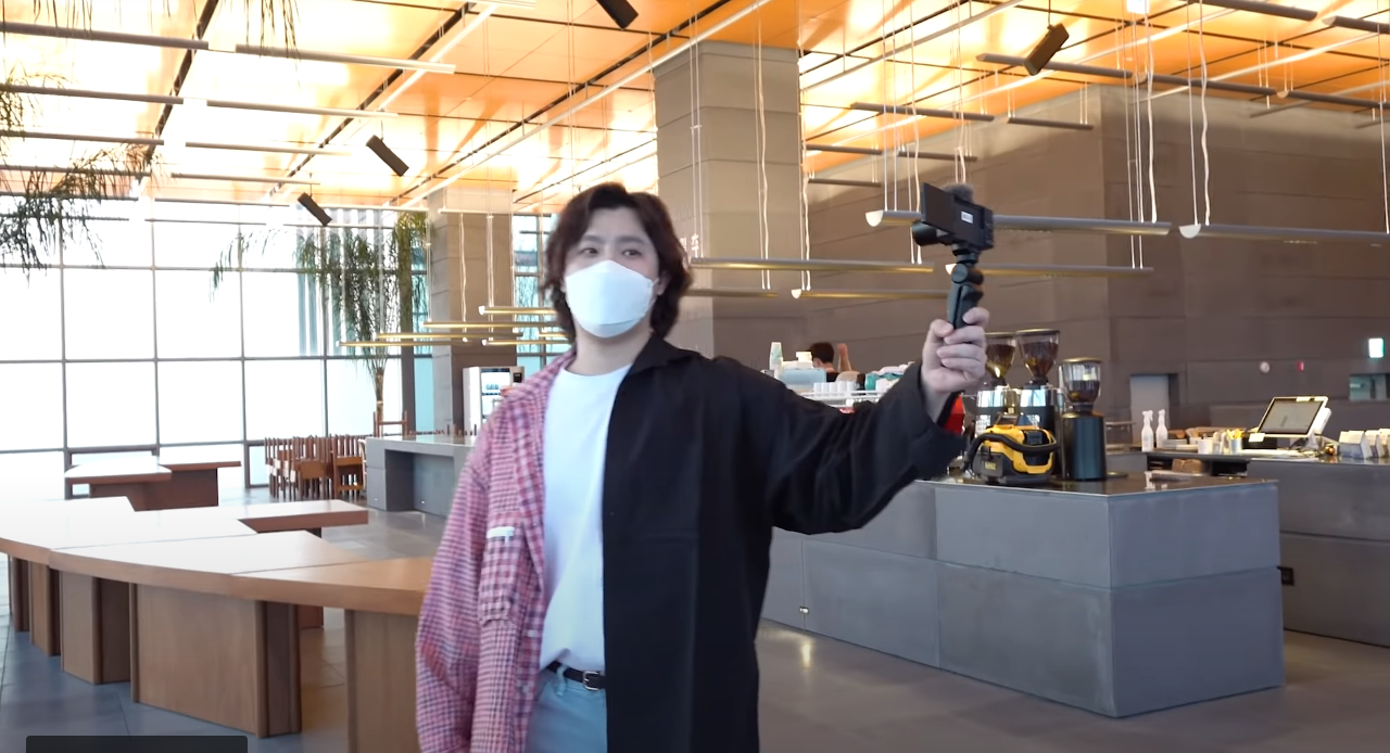 Kocak, Lee Hyun Nyasar Saat Tur Gedung Barunya HYBE Alias Big Hit ...