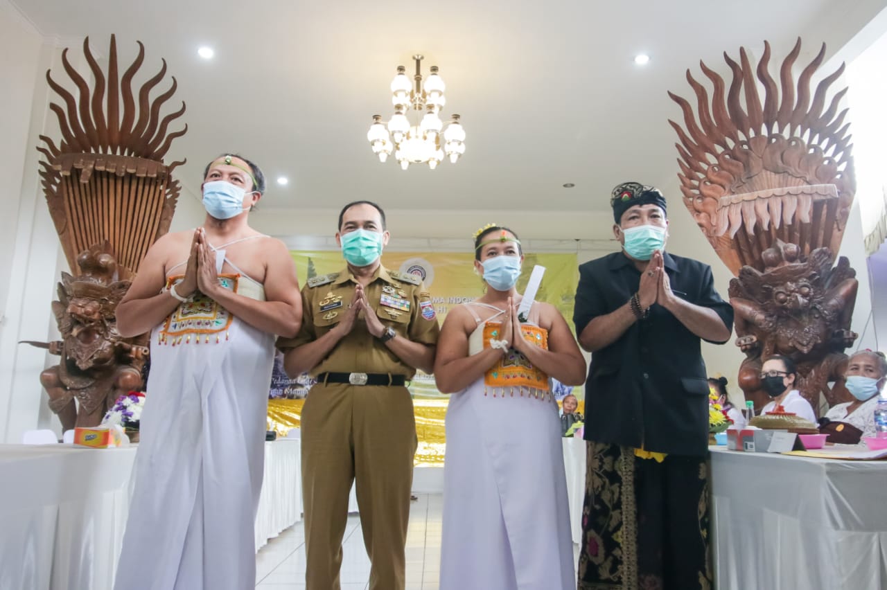 Dinantikan Puluhan Tahun, Ini Sosok Sulinggih Baru di Kota Cimahi ...
