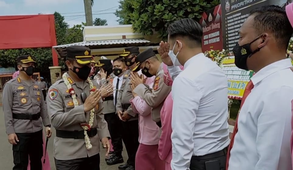 Pisah Sambut Kapolresta Bandung di Warnai Suasana Haru – jabarekspres.com