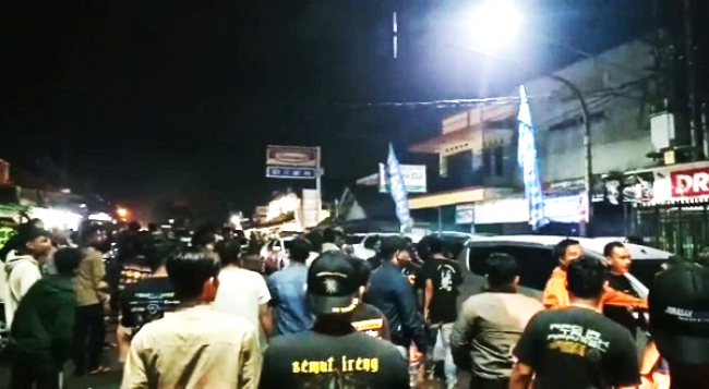 Sweeping Ratusan Sopir Travel Berujung Ricuh, Buntut Pengrusakan Mobil ...