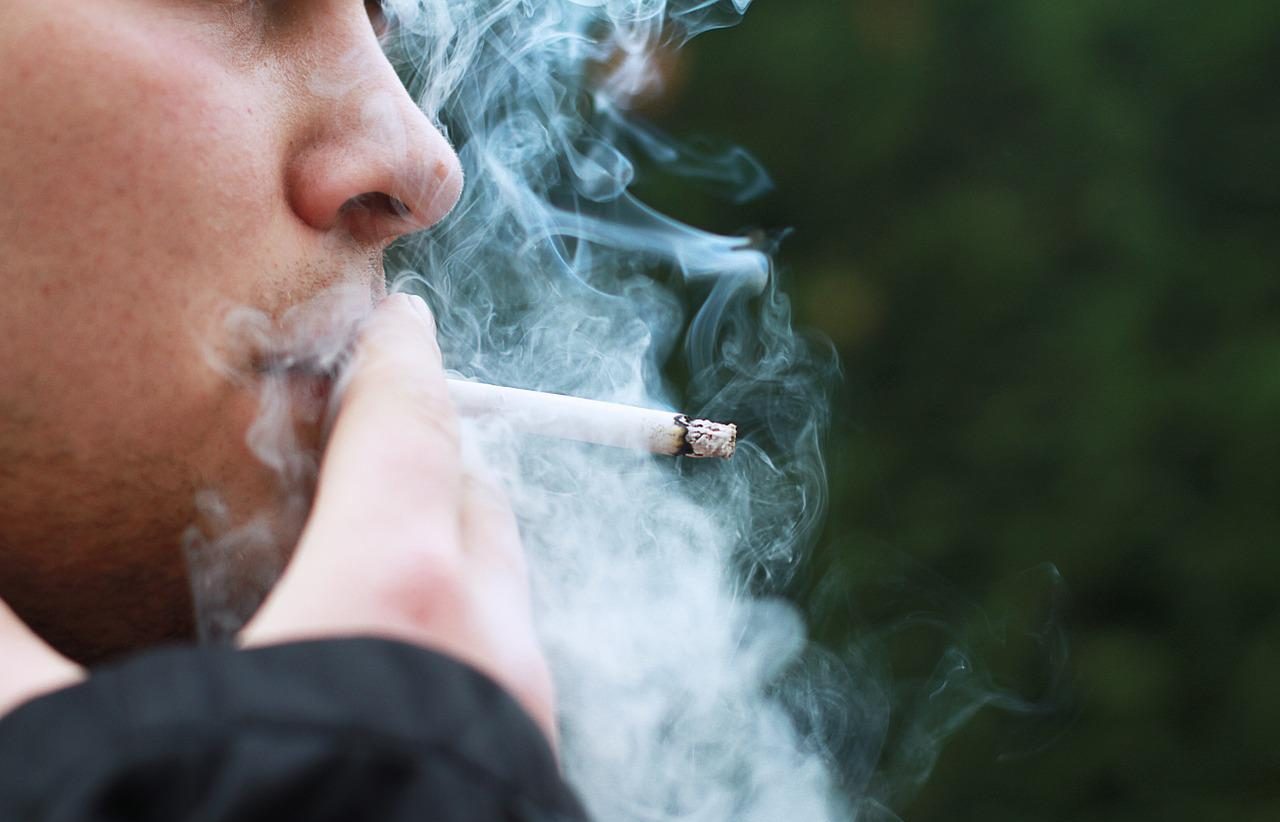 Cara Mengatasi Bibir Menghitam Akibat Merokok – jabarekspres.com