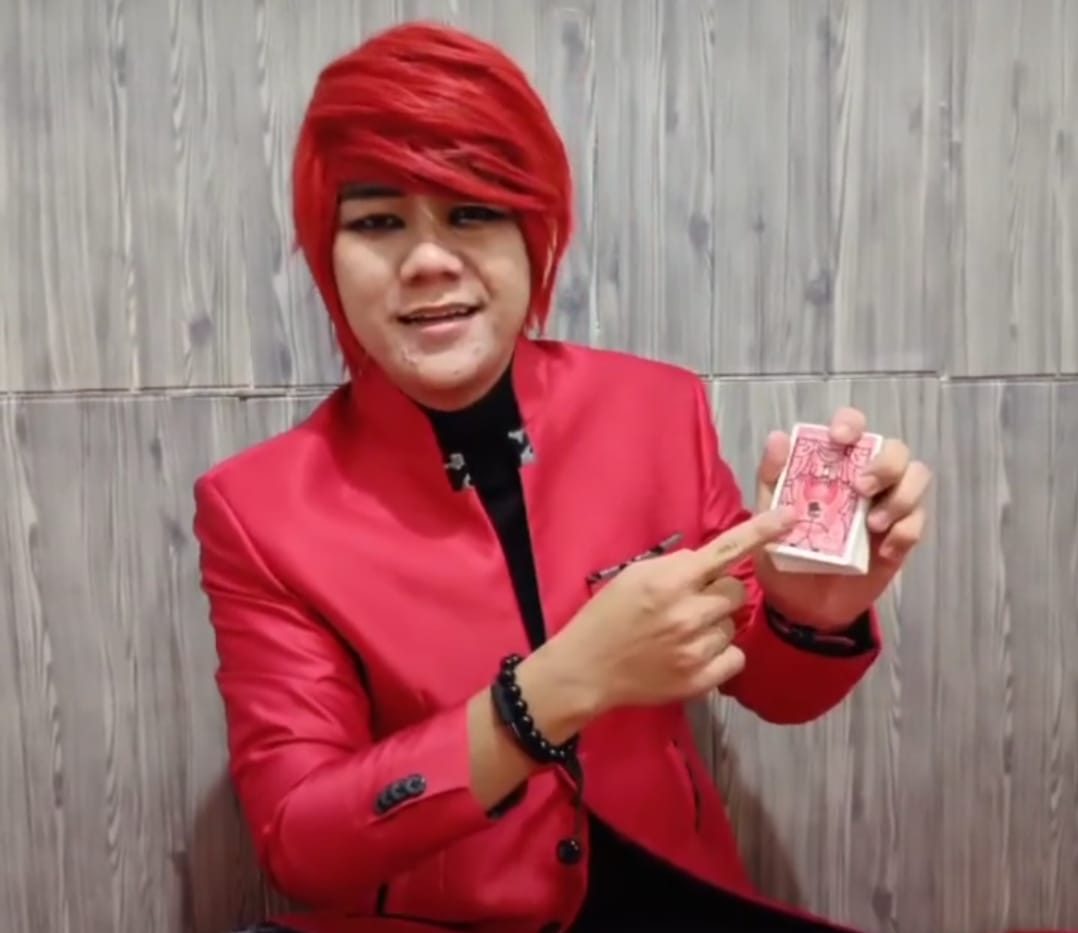 Siapa Pesulap Merah? Ini Profil Pria Berambut Merah yang Membongkar ...