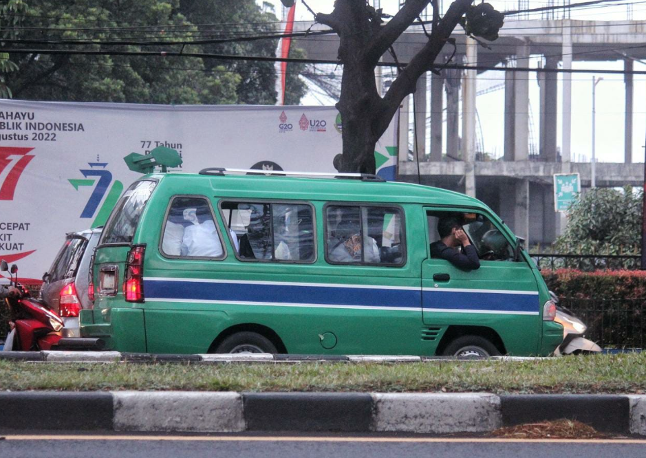 Cerita Warga Bandung Naik Angkot: Dari Ngetem Lama hingga Diturunkan ...