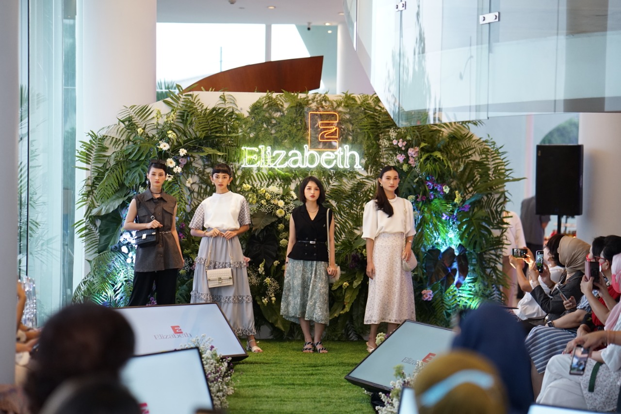 Meriahkan HUT ke- 60, Elizabeth Hadirkan Koleksi Terbarunya lewat Tema ...
