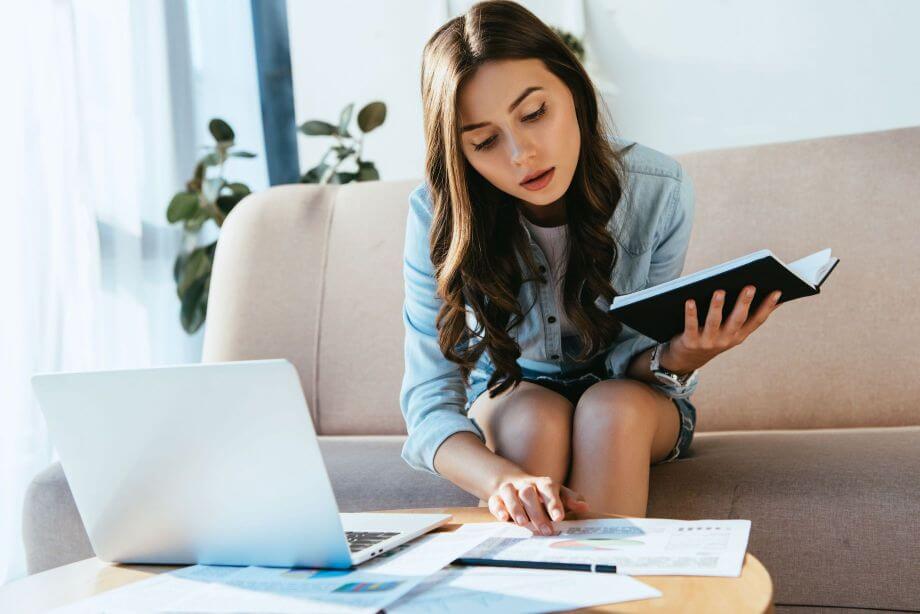 7 Manfaat Kerja Freelance untuk Mahasiswa, Lebih Bagus Ketimbang Magang ...