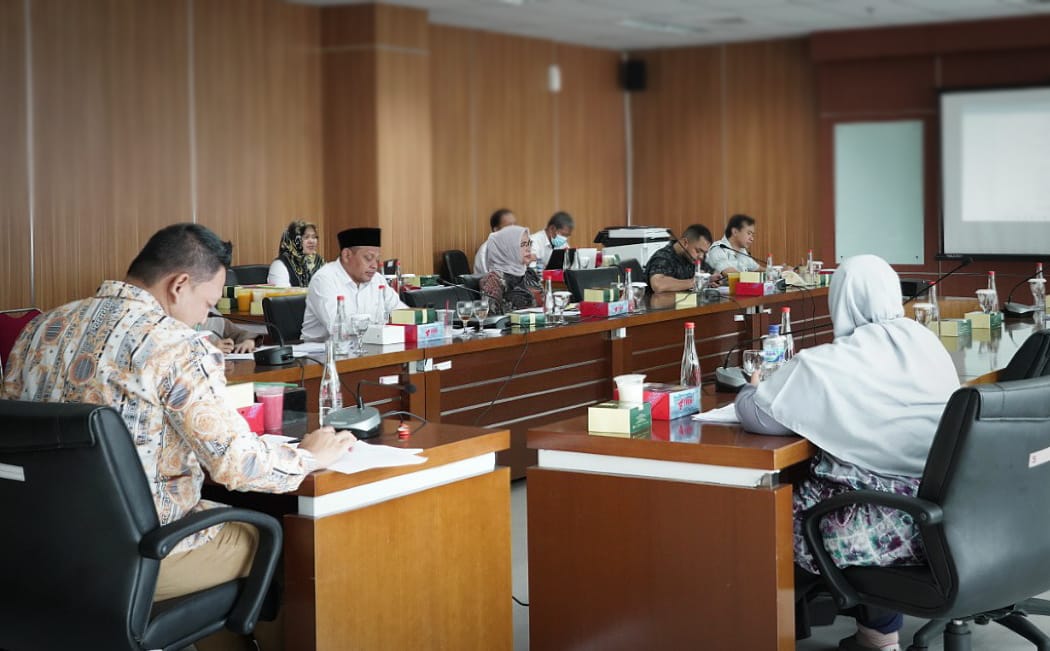 Matangkan Raperda Perlindungan dan Pencegahan Dampak Pinjol, Dewan ...