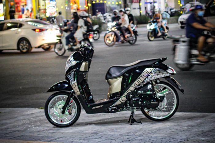 Modifikasi Scoopy Louis Vuitton Lebih Simple Elegan Pakai Velg Jari ...
