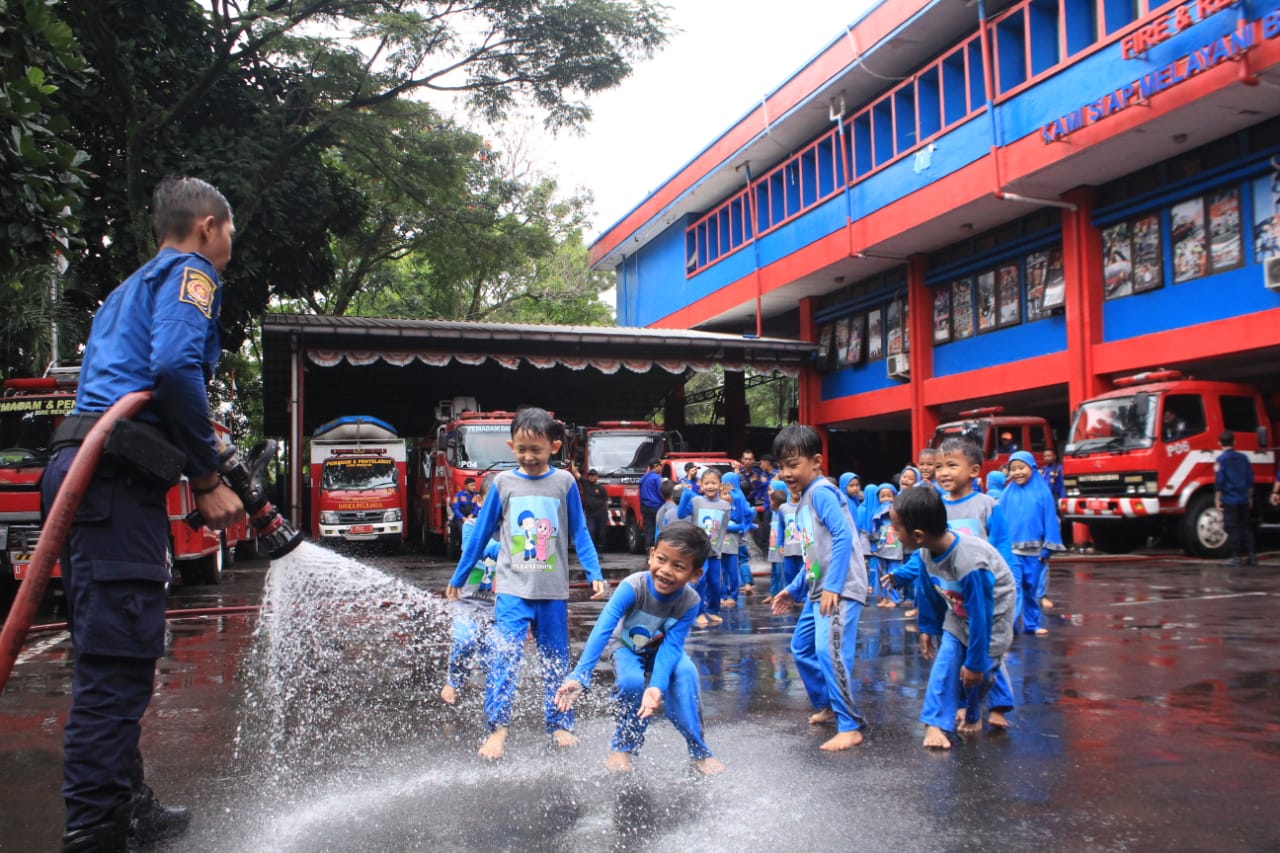 Sampai Antre, Peminat Edukasi Penanggulangan Kebakaran Diskar PB ...