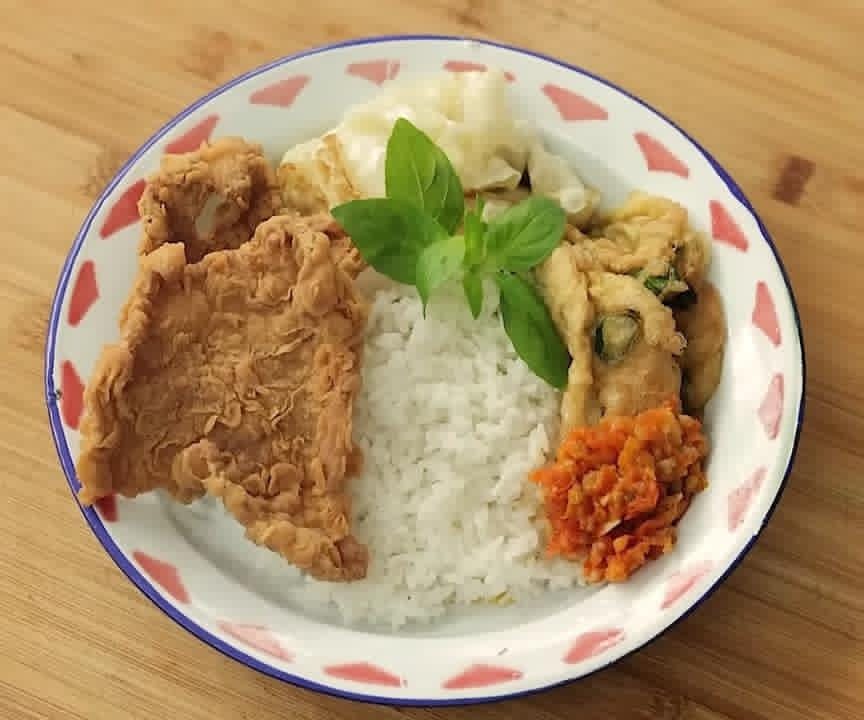 Resep Nasi Kulit Ayam Krispi Sambal Gledek – jabarekspres.com