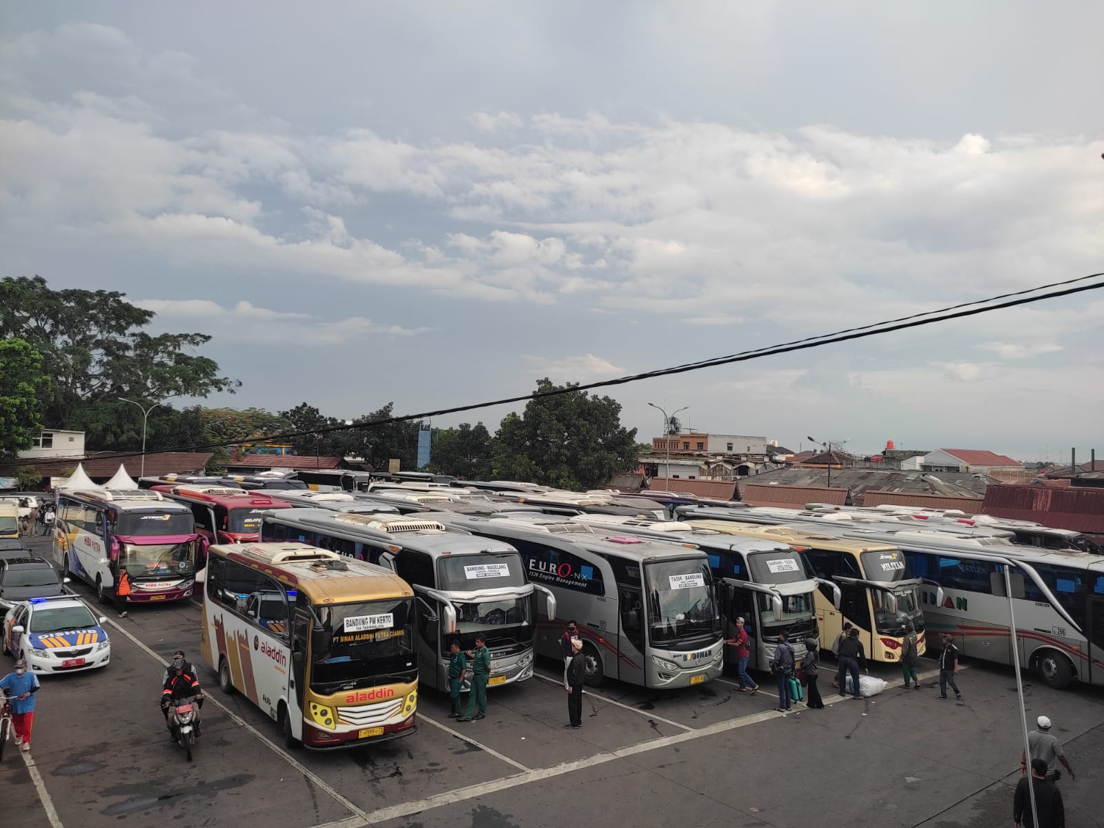 Terminal Cicaheum Terus Menunjukkan Peningkatan Jumlah Pemudik ...