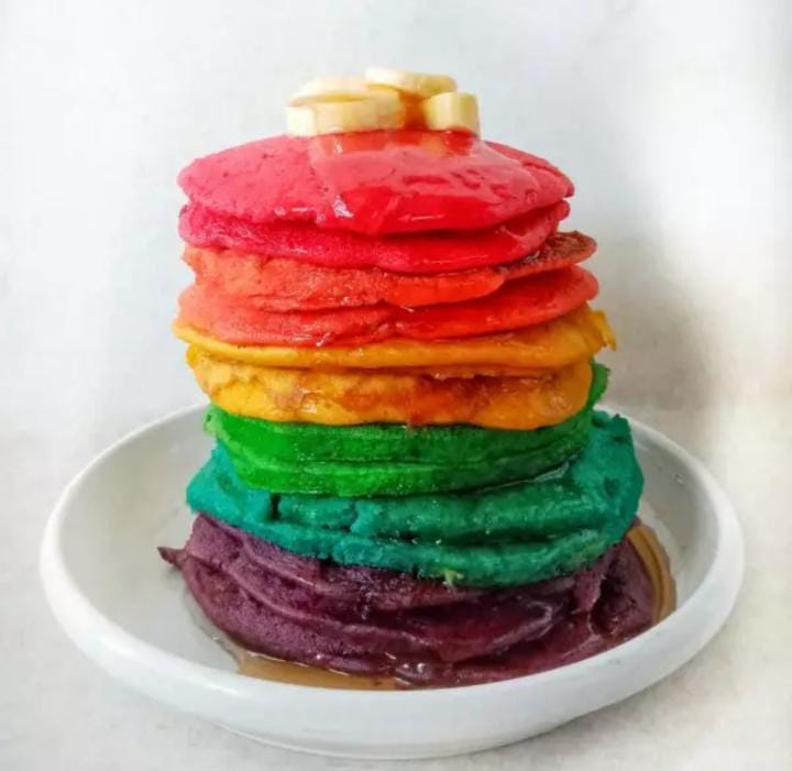 Lezat ! Inilah Cara Membuat Pancake Rainbow Rasa Pisang – jabarekspres.com