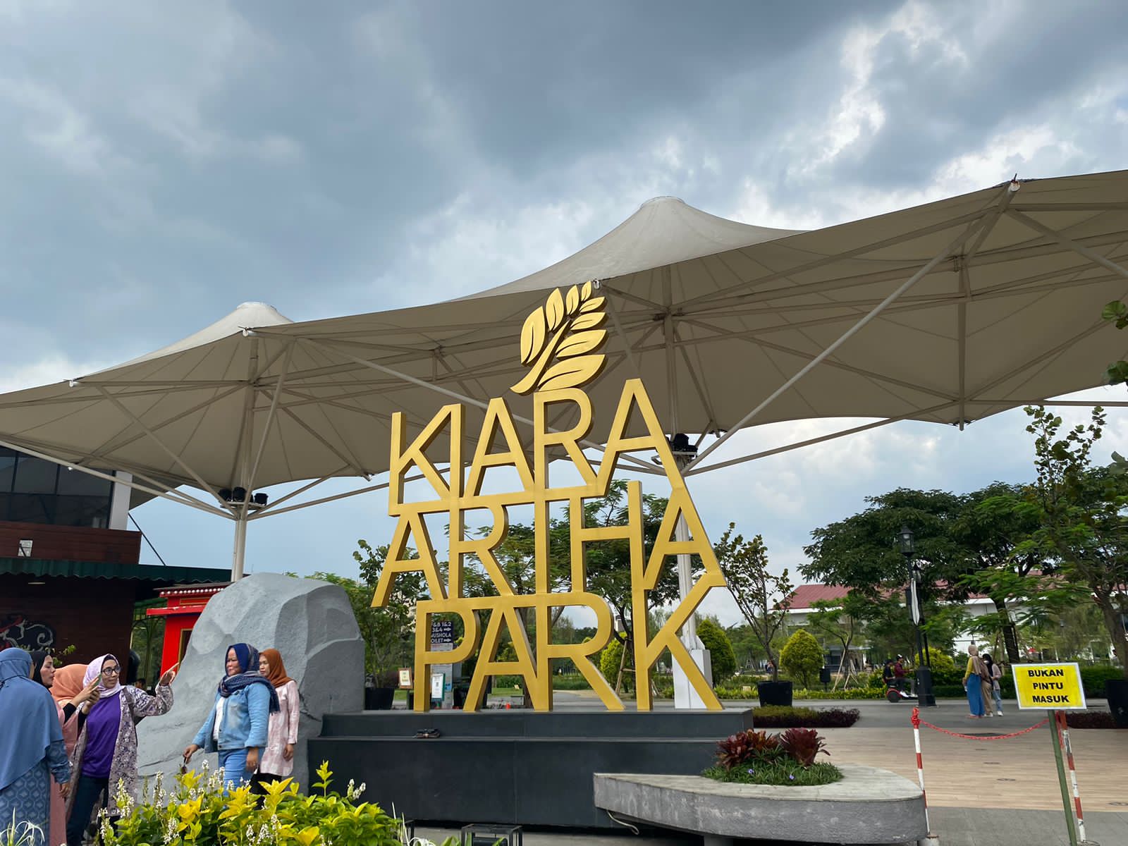 Wisata Kiara Artha Park yang Populer di Kalangan Wisatawan ...