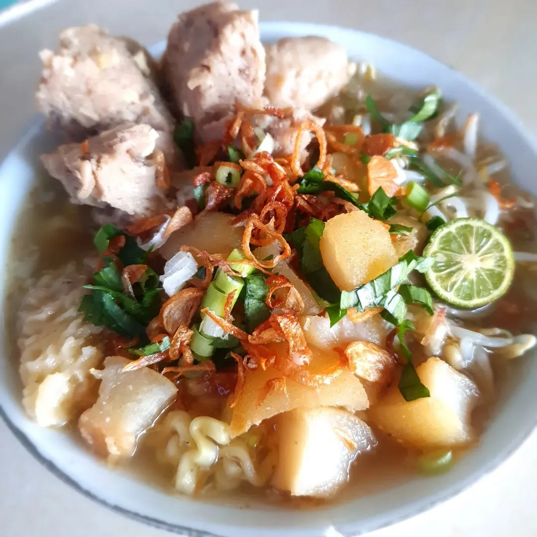 3 Rekomendasi Mie Kocok Enak Bandung, Kuliner Legendaris ...