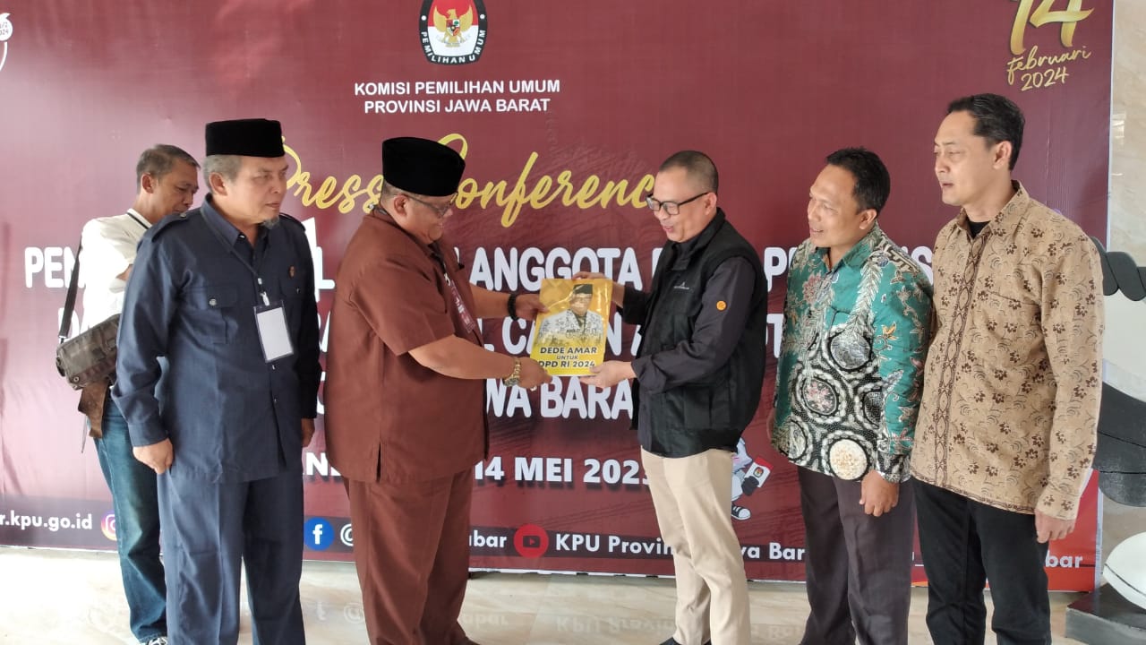 Dede Amar Pendaftar Pertama Bacalon DPD Jawa Barat – jabarekspres.com