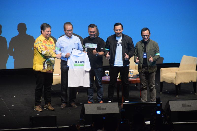 FPCI Gives Climate Hero Award to Professor Emil Salim – jabarekspres.com