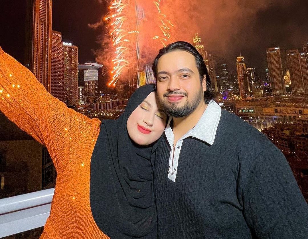 Mengenal Sosok Syekh Zaki, Inilah Profil Suami Tasyi Athasyia yang ...
