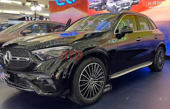 Mercedes-Benz Meluncurkan Generasi Terbaru SUV GLC, Desain Modern Harga ...
