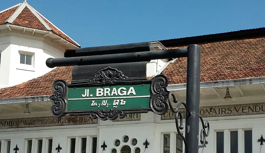 Jalan Braga: Tempat Wisata Bandung yang Punya Nilai Historis Tinggi ...
