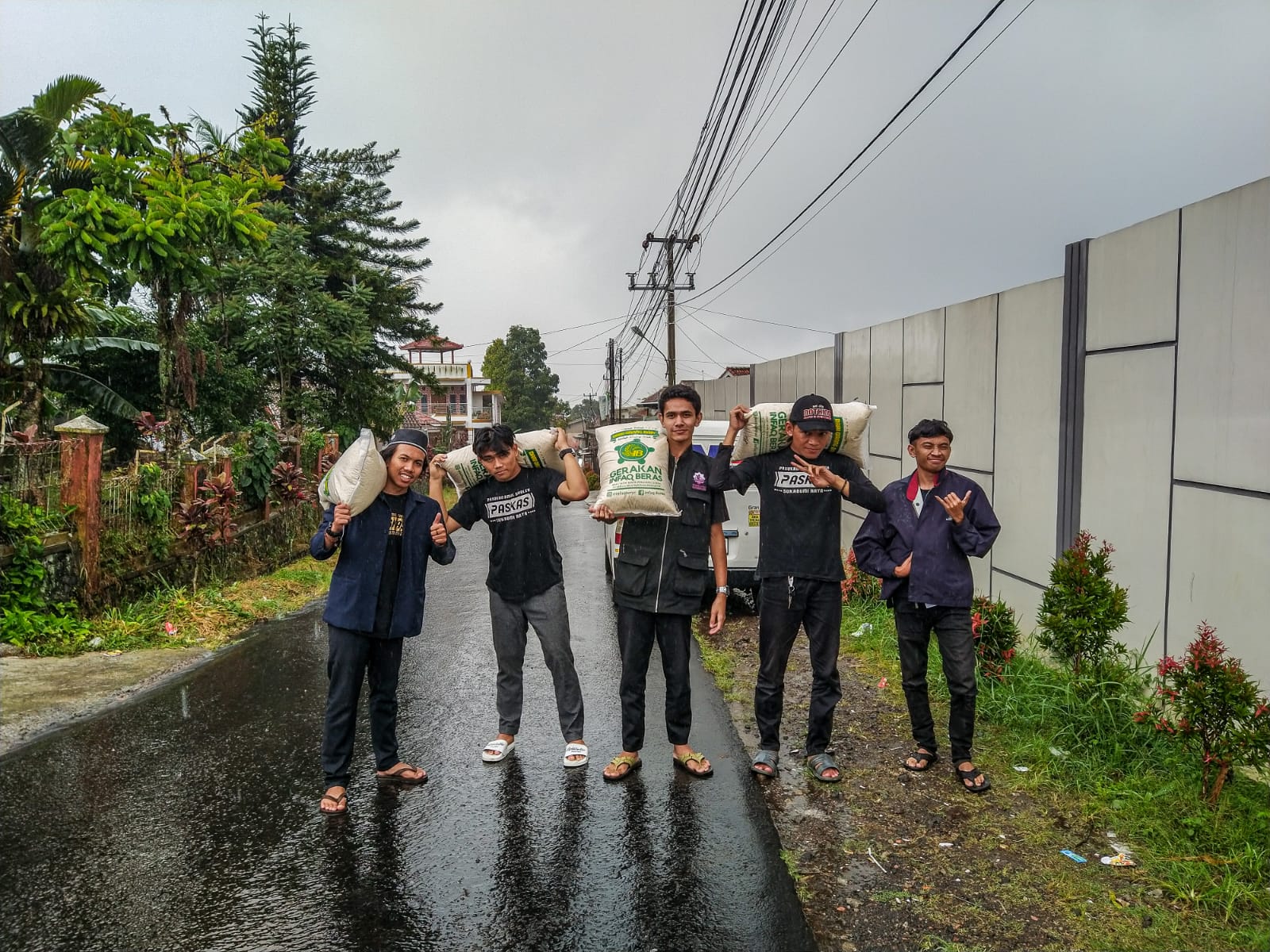Distribusi Seri 32, GIB Sukabumi Serahkan 4,2 Ton Beras untuk Santri ...