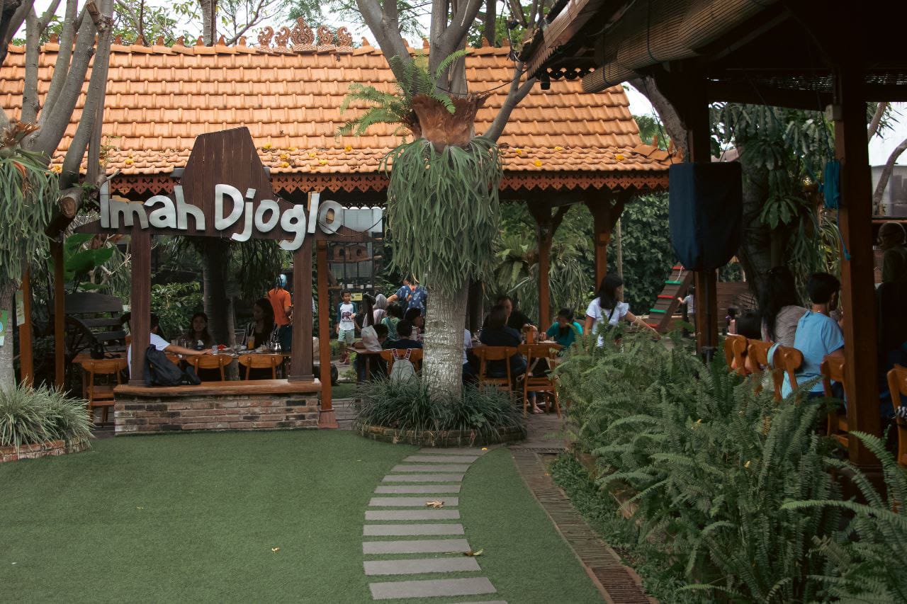 Imah Djoglo: Sensasi Makan Ditemani Berbagai Hewan dari Belahan Dunia ...
