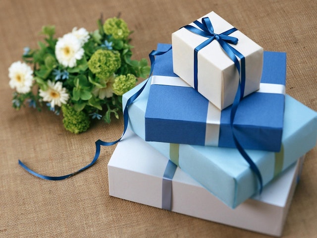 3 Ide Kado Estetik Girlfriend Day untuk Teman Perempuan, Dijamin Bagus ...