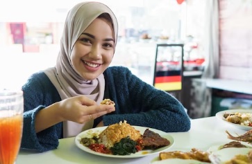 Dibalik Sunnah Makan Menggunakan Tangan Kanan, Ternyata Ada Makna ...