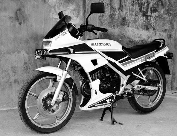 Harga Suzuki RGR 150 yang Viral Setelah di Tunggangi Duta Sheila On 7 ...