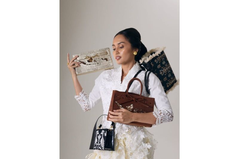 Keren! Salah Satu Brand Indonesia Pamerkan “Indonesian Craftmanship Bag ...