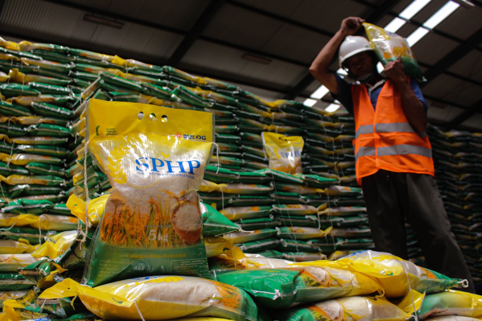 Bulog Bandung Klaim Beras SPHP Sudah Disalurkan Sejak Awal Tahun ...