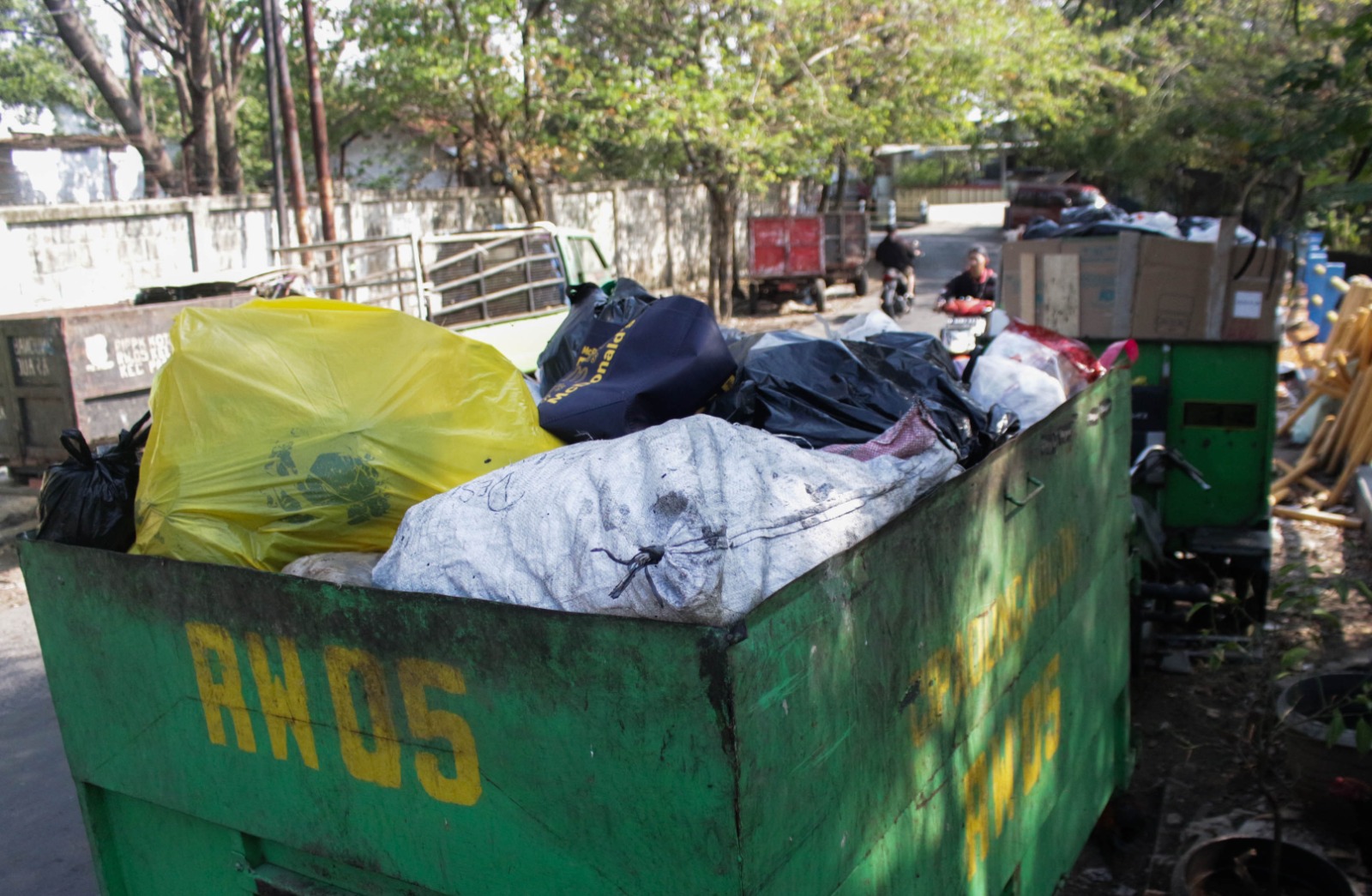Pengiriman Sampah Kabupaten Bandung ke TPAS Sarimukti Dihentikan Sementara, DLH Sebut Siapkan ...