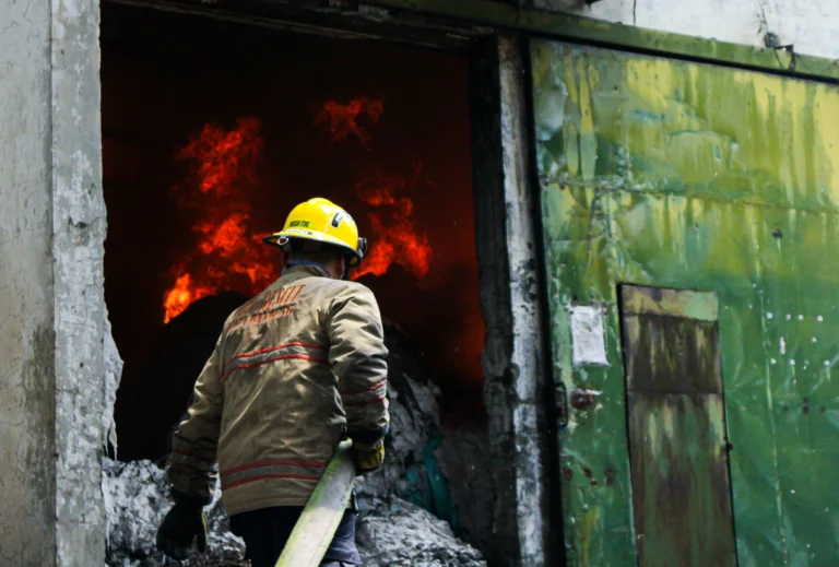 Kendala Angin hingga Bahan Material Mudah Terbakar Jadi Penyebab ...