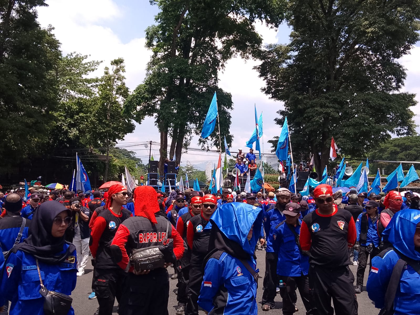 Kecewa! Tuntutan Penetapan UMP 2024 Ditolak, Buruh di Jabar akan Gelar ...