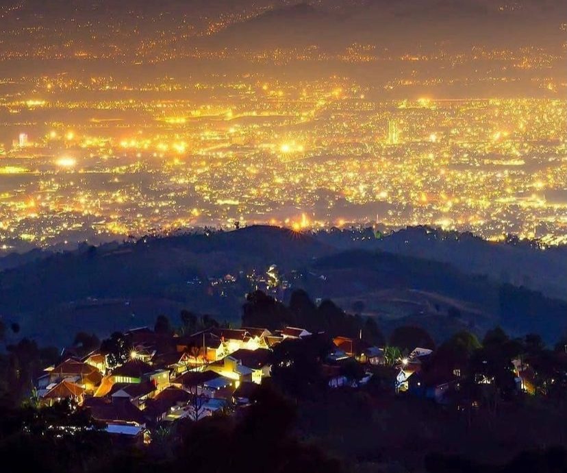 5 Rekomendasi Tempat Camping Bandung dengan Perpaduan City Light dan ...