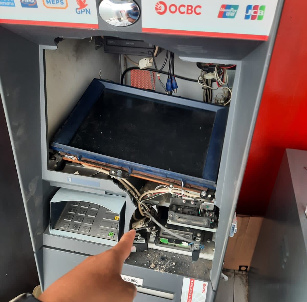 ATM di Sukabumi Dibobol, Polisi Amankan Barang Bukti – jabarekspres.com