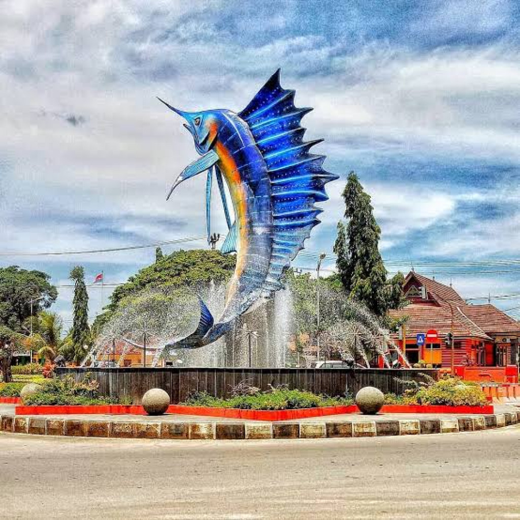 Tugu Marlin: Ikon Pangandaran yang Maknanya Begitu Dalam – jabarekspres.com