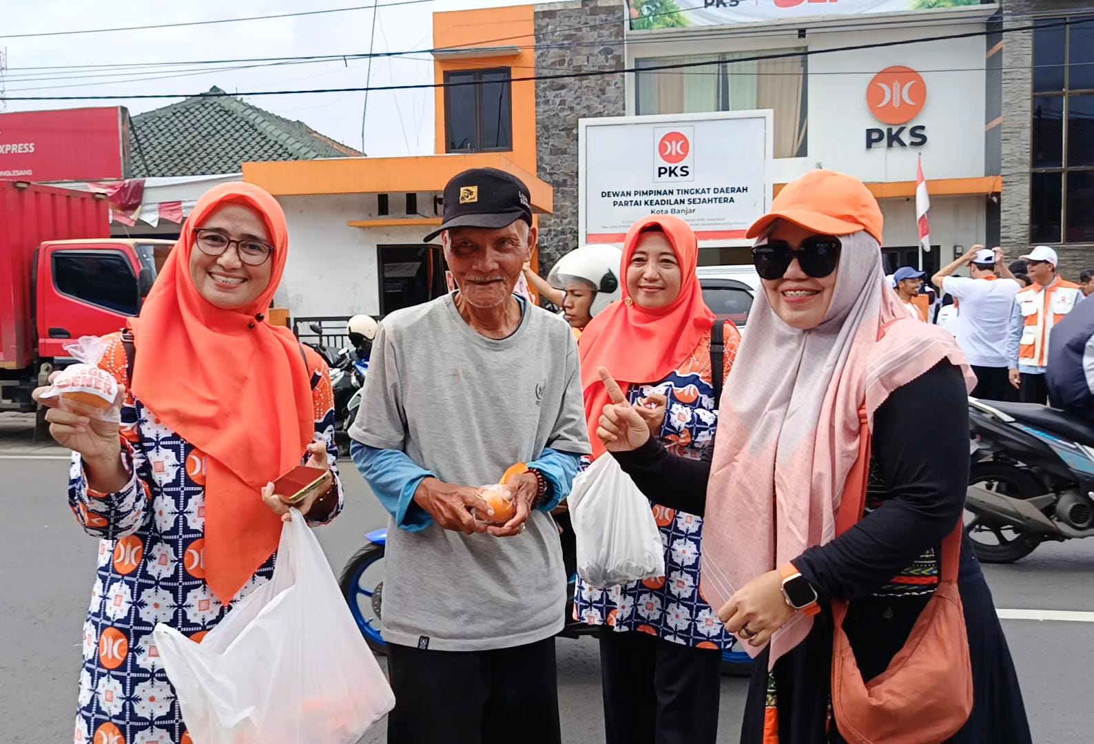 UNIK! PKS Kota Banjar Pakai Jeruk untuk Kampanye Menangkan AMIN ...