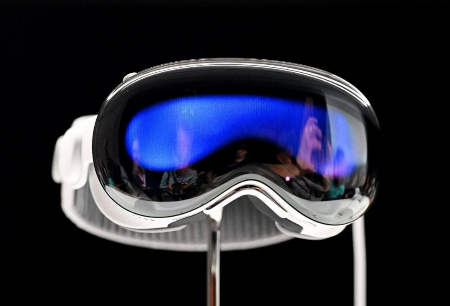 Apple Vision Pro Resmi Debut dan Siap Dijual, Harganya Bikin Gigit Jari ...