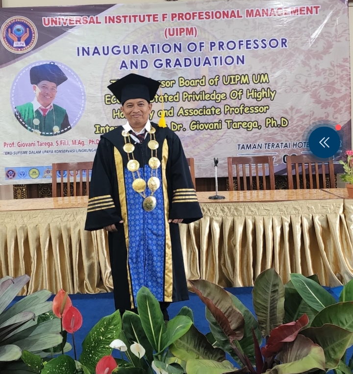 Pedagang Asongan yang Jadi Profesor – jabarekspres.com