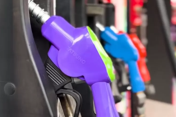 Pertamina Luncurkan Bensin Baru Warna Ungu di SPBU, Pertamax Green 95 ...