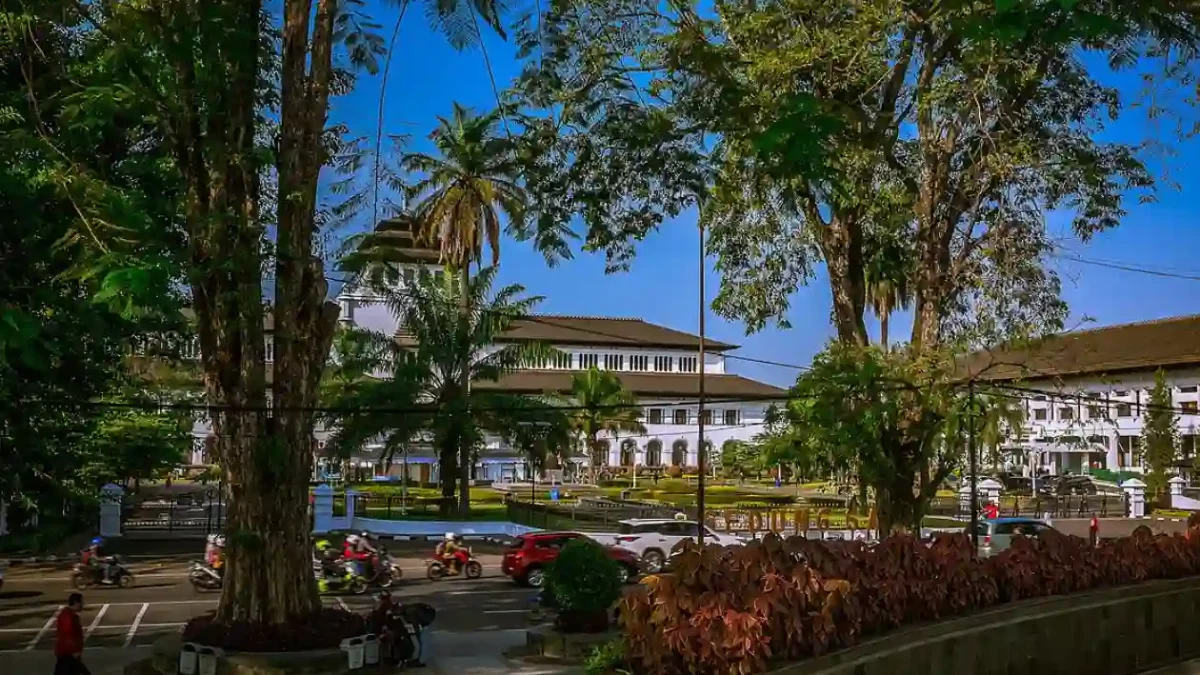 10 Tempat Ngabuburit Favorit di Bandung, Tempat dengan Suasana Cozy dan ...
