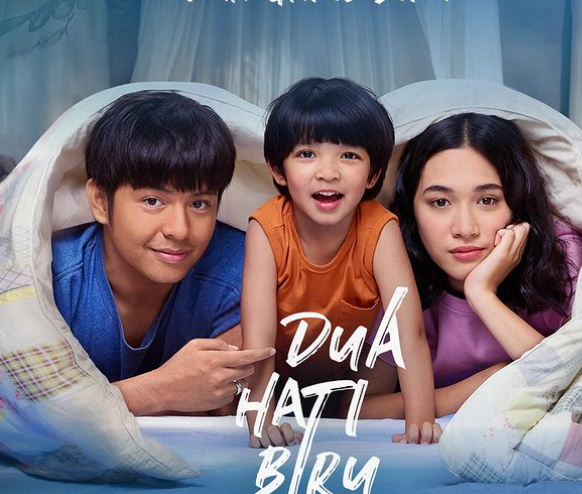 Jadwal Film Dua Hati Biru Hari Ini di Bioskop Bandung, Karya Gina S ...