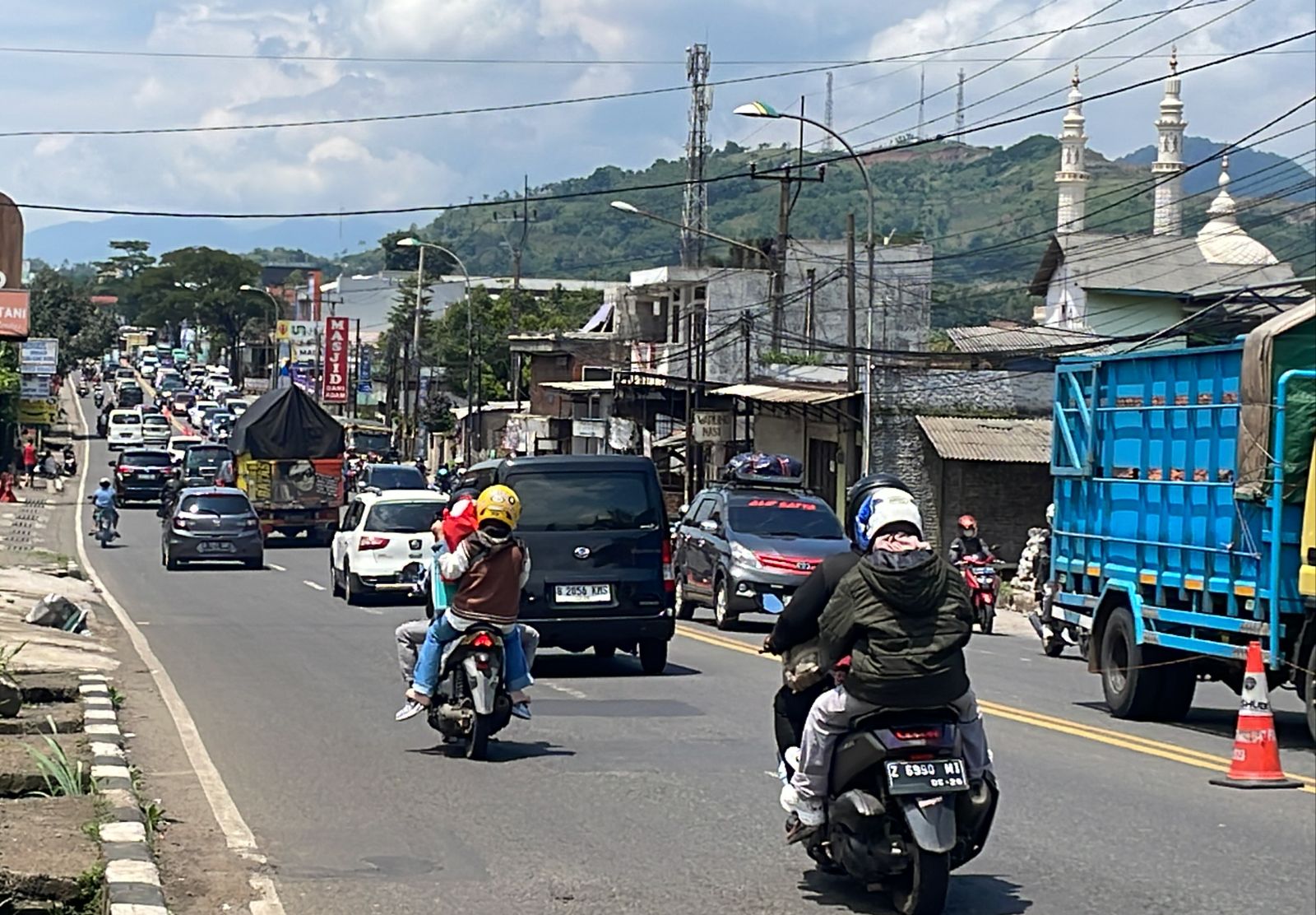 143.800 Kendaraan Melintasi Jalur Nagreg, Puncak Arus Balik Terjadi H+4 Lebaran – jabarekspres.com